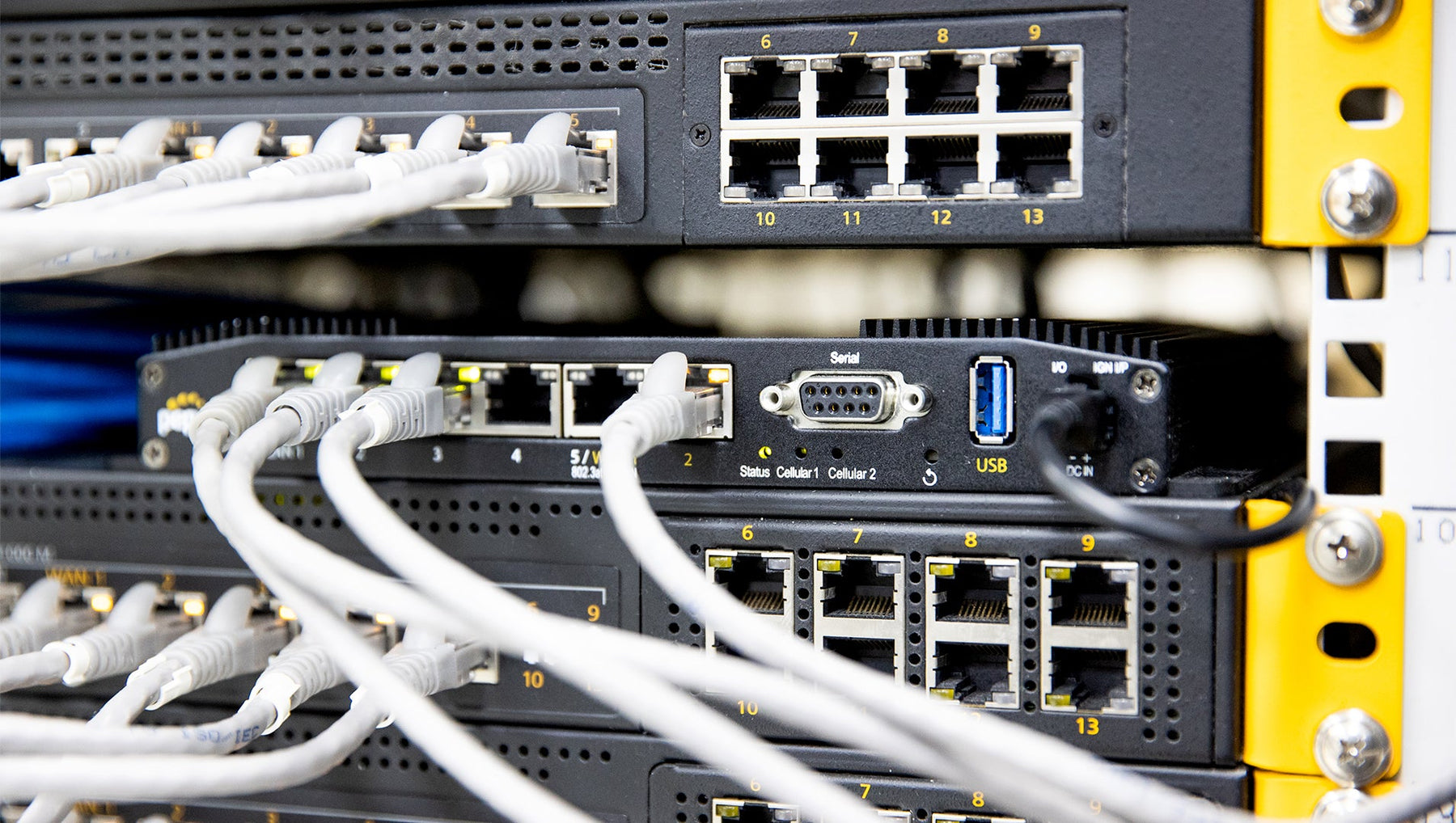 Pepwave MAX BR2 Pro Dual 5G/CAT-20 Mobile Router, WIFI 6, 4 Port Switch ...